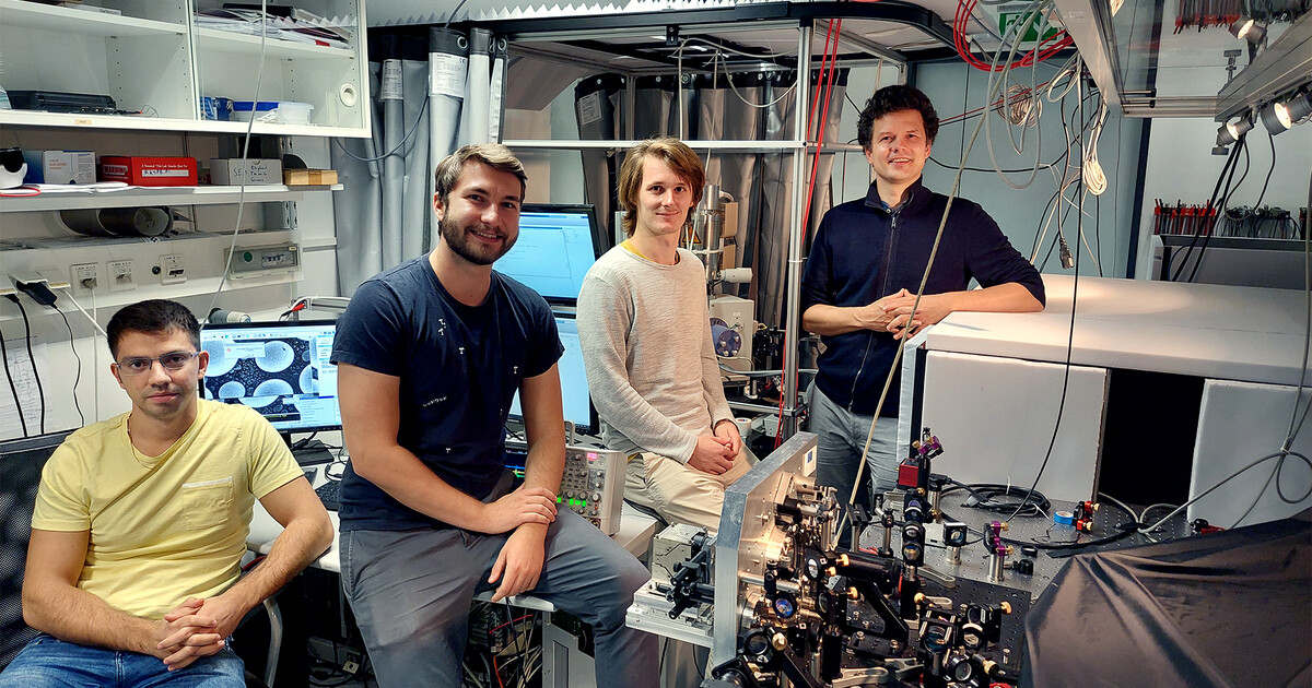 New light for electron microscopy - Max Perutz Labs
